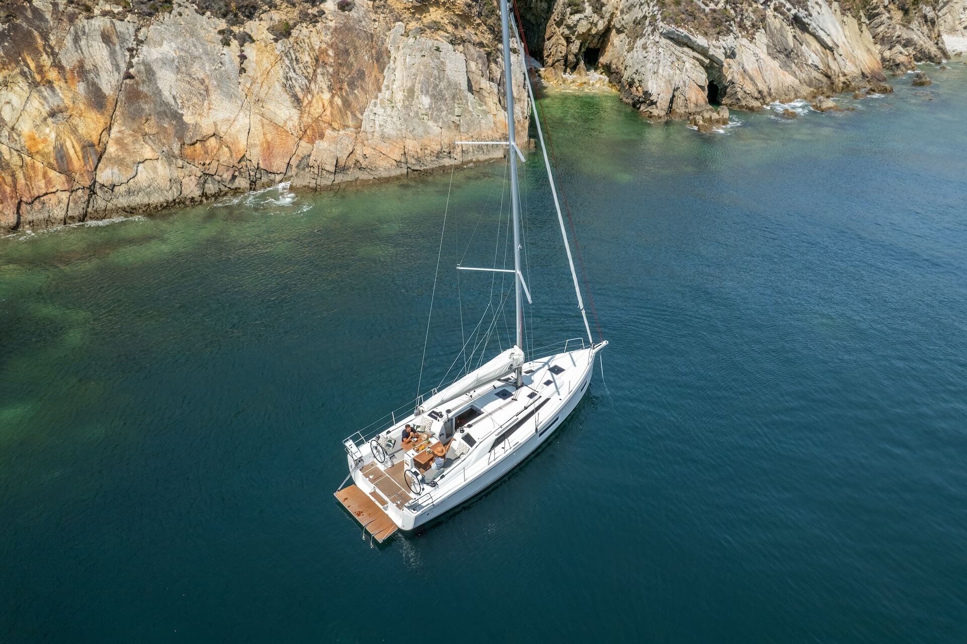 What Is A Monohull Sailboat A Beginner s Guide Naos Yachts What Is A Monohull Sailboat A Beginner s Guide Naos Yachts